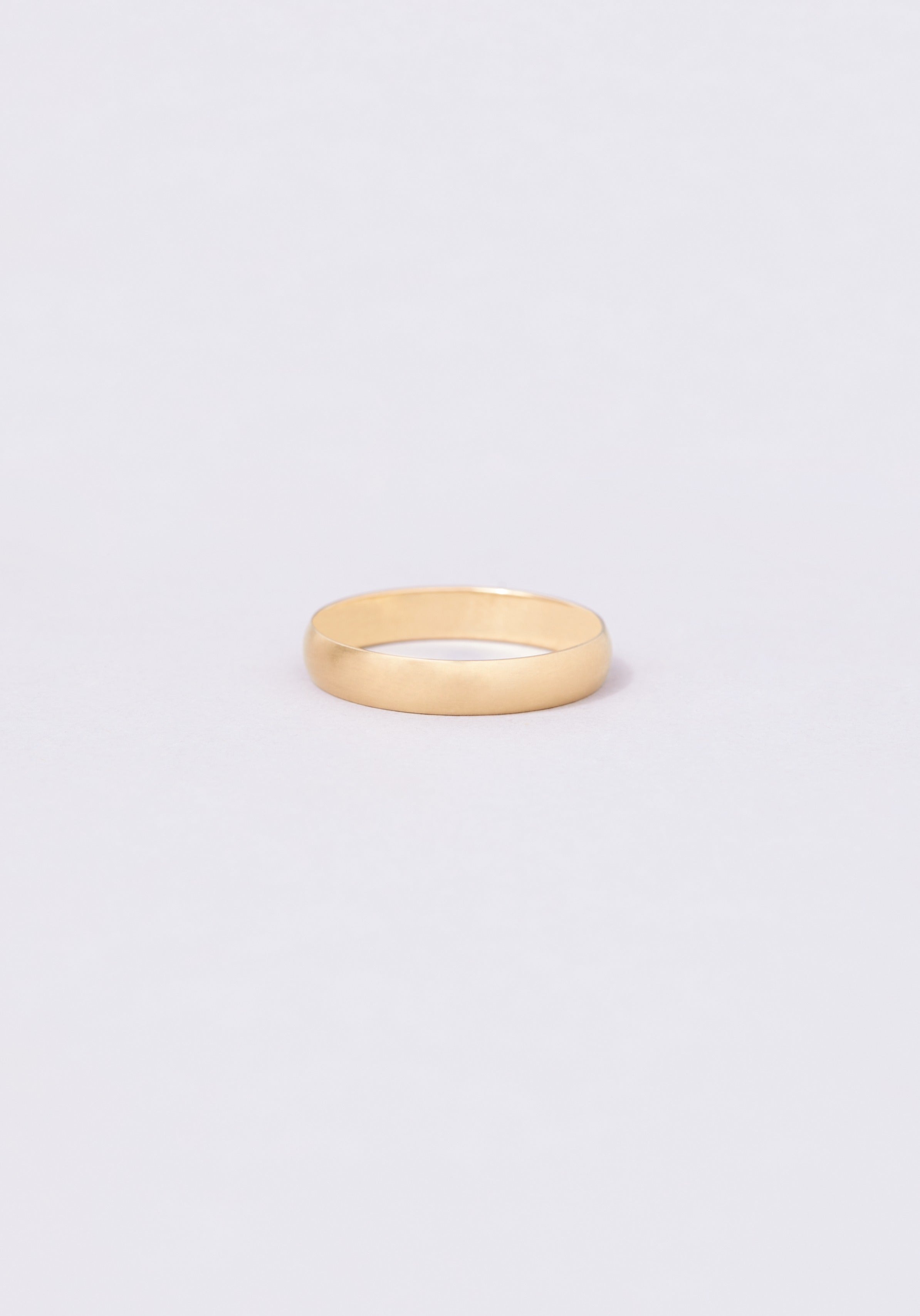 HALF-RIMMED WEDDING BAND 4MM